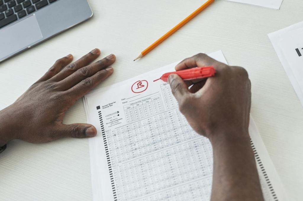 Your Guide to GCSE and A Level Exam Results: Interpreting Grades and ...